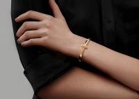China 18K T1 Wide Diamond Hinged Bangle 43.31g weight for Anniversary for sale