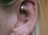 China 16g White Opal Stud Earrings Round Sharp 8mm 3/5 Inches Dimension for sale