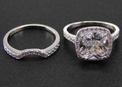 China Halo 1.0ct Diamond Engagement Wedding Rings 53PCS Prong Setting Type for sale