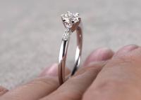 China 5mm Moissanite Real Diamond Jewellery ring White Gold Material ODM for Daily Wear for sale