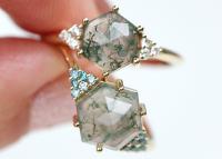 China Hexagon Cut Green Moss Agate Engagement Ring 14k Gold Material 6.5mm Size for sale