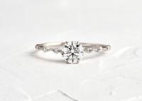 China 1.0ct Moissanite Diamond Rings , Round Cut Engagement Rings 6.5MM ODM for sale