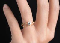 China 1.0ct Moissanite Diamond Rings , Round Cut Engagement Rings 6.5MM ODM for sale