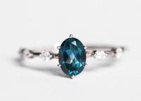 China 1.56ct London Blue Topaz Ring , Oval Shape Diamond Ring Round Cut OEM for sale