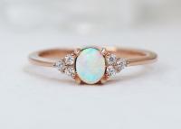 China Cobochon Cut 9K Gold Ring , 0.5ct Natural Opal Ring 5×7MM Size for sale