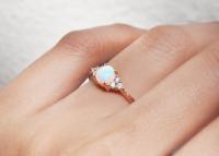 China Cobochon Cut 9K Gold Ring , 0.5ct Natural Opal Ring 5×7MM Size for sale