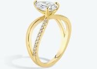 China Pear Cut 9k Yellow Gold Rings With Lab Diamond RD 6×9mm Dimension for sale