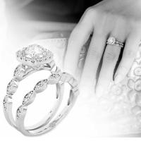 China 0.90CT Bridal Wedding Rings Set , Square Diamond Engagement Ring ODM for sale