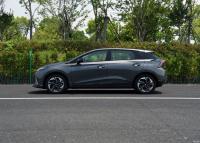 China Pure Electric Vehicle EV Hatchback MG4 Electric Sedan Car 51kWh Battery Capacity for sale