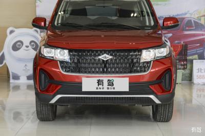 China Practical 7 Seater Petrol Cars Daily Use 7 Seats SUV 5 Gear Manual Shift for sale