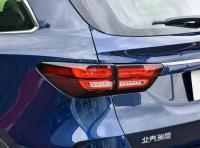 China Modern Gasoline Family Utility Vehicle 1.5L SUV Large Space Large Boot for sale