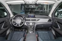 China Gasoline Driven SUV With BOS And Side-Airbag Protection 180km/H Fuel Car for sale