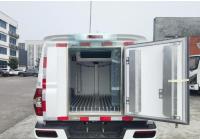 China Diesel Oil Mini Cargo Van For Express Transporting Food Or Goods 5 Passengers Capacity for sale