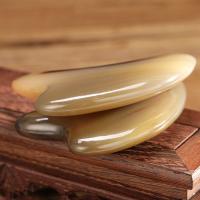 China Facial Beauty Gua Sha Tool Bull Horn Heart-shaped Scraping Board for Body Skin Care and Acupuncture Stick for sale