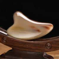 China Facial Beauty Gua Sha Tool Bull Horn Heart-shaped Scraping Board for Body Skin Care and Acupuncture Stick for sale