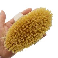China Sisal Bristle Dry Body Brush for Exfoliating Cellulite and Massaging Dry Skin in Wood Color for sale