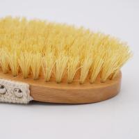 China Sisal Bristle Dry Body Brush for Exfoliating Cellulite and Massaging Dry Skin in Wood Color for sale