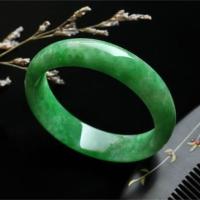 China Customized Crystal Stones Icy Emerald Green Jade Bangle Bracelet OEM ODM Accepted for sale