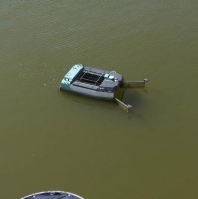 China 24h Online Response Unmanned River Cleaning Boat 470mm Depth of Immersion for sale