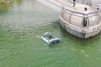 China Unmanned Pond Maintenance Boat Intelligent Driverless Water Cleaning Robots 115KG for sale