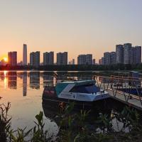 China Water Pollution Monitoring RC Boat River Cleaning Robot For Urban Inland Rivers 430kg for sale