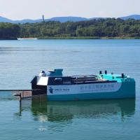 China Driverless River Cleaning Boat Smart Machine Control 1.4m/S for sale