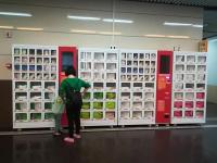 China Self Service Smart  Locker Vending Machine Touch Screen with QR Code Payment for sale