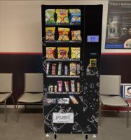 China Automatic Phone Accessories Vending Machine QR Payment Phone case Vending Machine for sale