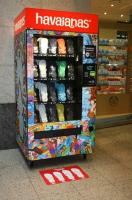 China German Cosmetic Vending Machine for Beauty Products Lipsticks Lashes Mini Vending Machine for sale