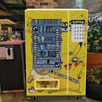 China Manufacturer Convenient Store Customization Vending Machines for Toy Themed Center TCG Card Full Art Card Vending Machine for sale