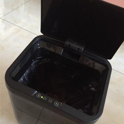 China Durable Eco Sensible Trash Can Plastic Material With 1 Year Warranty for sale