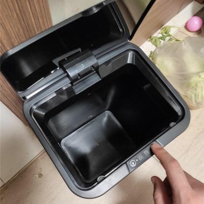 China Customized Logo Intelligent Trash Can 1 Year Warranty With Excellent Toughness for sale