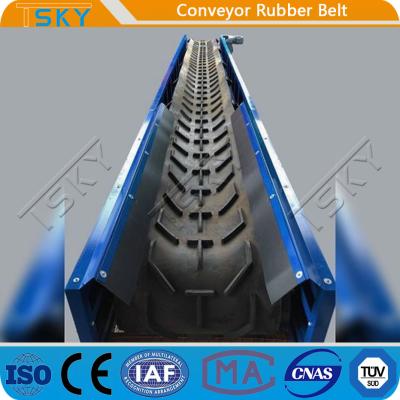 China Rubber Conveyor Belt Open V Chevron Shape Herring-Bone Pattern for sale