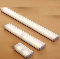 China Lithium Battery Operated LED Motion Sensor Light for Home Office 20000 Hours Lifespan for sale