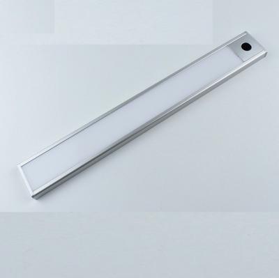 China Portable Wardrobe Lamp Strip with Hand Sweep IR Induction and Magnetic Self-Adhesive for sale
