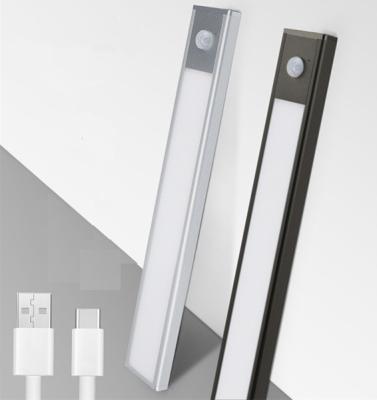 China Portable Wardrobe Lamp with Hand Sweep and PIR Induction 82lm/w Luminous Efficiency for sale