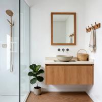 China Kingstin Anti-Fog Backlit LED Bathroom Mirror - Stainless Frame Wall-Mounted Vanity Mirror for Wooden Style Bathrooms for sale