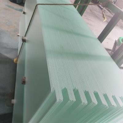 China UV Resistant Patterned Clear Solar Glass Low Iron Ultra White 3.2mm 4mm for sale