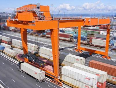 China U Type Rail Gantry Double Girder Goliath Crane For Lifting Container for sale
