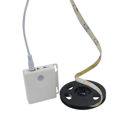 China IP65 60pcs 4.8W Battery Powered LED Strip Light for sale