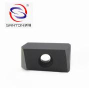 China Black Gold Cemented Carbide Inserts P35 Lathe Turning Inserts Polished Surface for sale