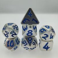 China Portable Hand Poured RPG Dice Hand Polished Wear Resistant Polyhedral 7 Die for sale