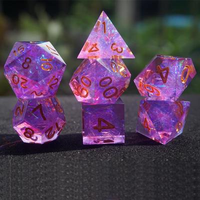 China Roumine and color strip resin characters play a multi -noodle dice set Dragon and Dungeon dnd dice for sale