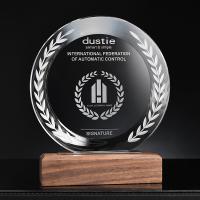 China Wooden Base Custom Resin Trophies Personalized Crystal Trophy for sale