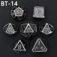 China Custom metal and plastic dice D20 game D & D polyhedron DND dice set RPG dice for sale