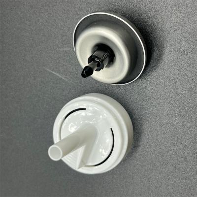 China Gentle Even-Distribution Hair Mousse Dispensing Nozzle for Curly and Coily Hair Types with Wide-Fan Spray for Hydration and Definition for sale