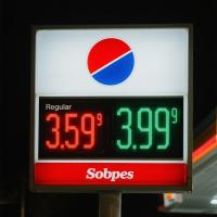 China Customized Logo Gas Price LED Sign Red And Green Digital Gas Sign for sale