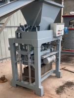 China 4-35 Small Brick Making Machine Capable Of Making Bricks Of Various Sizes for sale
