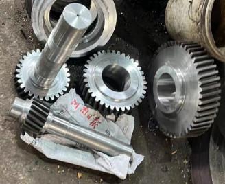 China Alloy Steel Casting And Forging Pinion Gear For Gear Reducer Gearbox for sale