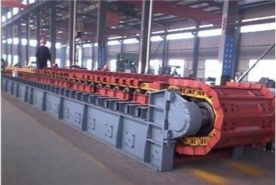 China 90-600 Tph Conveying Hoisting Machine Wide Application Range Apron Feeder Conveyor for sale
